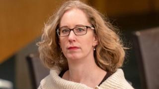 Businessman blames minister for Kinloch Castle sale collapse - BBC News