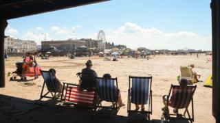 Weston-super-Mare's Grand Pier fire remembered - BBC News
