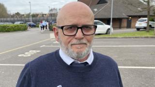 Max Dixon: Funeral for teenager killed in fatal stabbing - BBC News