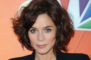 Anna Friel: I've always found beauty in flaws - BBC News