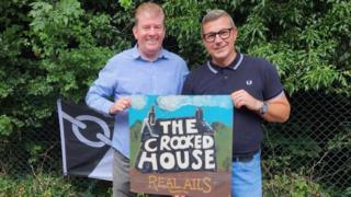 Crooked House: Owners of wonky pub ordered to rebuild - BBC News