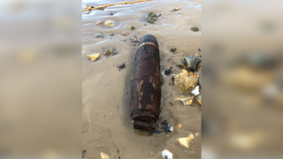 Unexploded WW2 shell found on Middle Beach in Studland detonated - BBC News