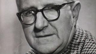 Frank Falla: The journalist who lobbied for the Nazis' victims - BBC News