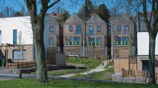 Garden villages: Locations of first 14 announced - BBC News