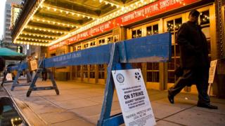 Broadway strike averted hours after walkout vote - BBC News