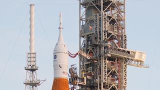 Space Launch System (SLS) - BBC News