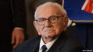 British holocaust hero Nicholas Winton stamp campaign - BBC News