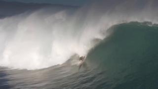 Big wave surfer Tom Lowe back after near-death wipeout - BBC News