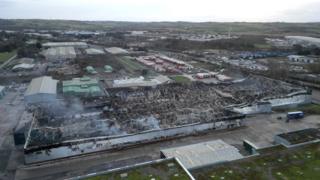 Bridgend fire aftermath still affecting local businesses - BBC News
