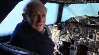 Concorde remembered 20 years since final flight in Bristol - BBC News