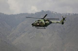 Militants attack Indian army base in Kashmir 'killing 17' - BBC News