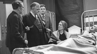 Choosing Wisely aims for doctor-patient 'culture shift' - BBC News