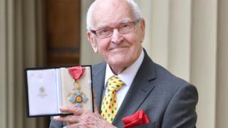 Peter Nichols: British playwright dies aged 92 - BBC News