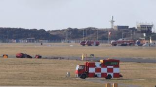 Red Arrows engineer killed in RAF Valley jet crash - BBC News