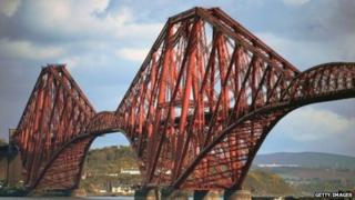 Forth Bridge: Facts, figures and photos - BBC News