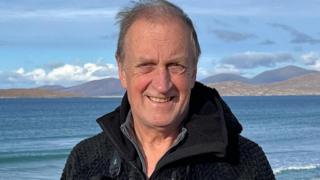 Richard Rees: ‘Mae atal dweud yn rhan ohona i’ - BBC Cymru Fyw