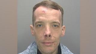 Prolific burglar Robert Rust jailed after 'rampage' in Cambridge - BBC News