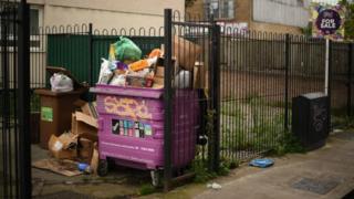 Tower Hamlets: The borough with England's lowest recycling rate - BBC News