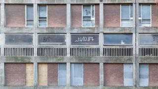 Sheffield's Park Hill flats regeneration to be completed - BBC News