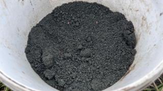 Farmers use 'magic dust' to capture millions of tonnes of carbon - BBC News