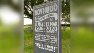Entertainer Roy Hudd's grave gets theatre poster-style headstone - BBC News