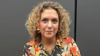 Captain Tom Moore charity is our deepest regret, says daughter - BBC News