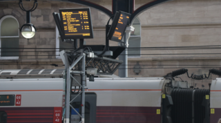 LNER female train drivers encourage other women to join them - BBC News