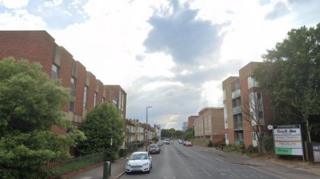 Police appeal for witnesses after machete fight in Southend - BBC News