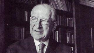 Irish presidential election: Who were Ireland's presidents? - BBC News