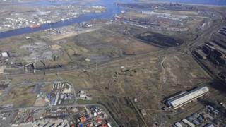BP pulls out of building Teesside hydrogen plant at Teesworks - BBC News