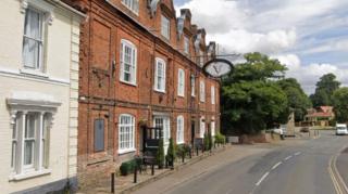 Scole Inn's new marquee will save the business, says owner - BBC News