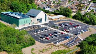 New Forest of Dean hospital with 'modern facilities' opens - BBC News