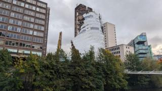 Building collapse in Manchester city centre 'felt like earthquake ...