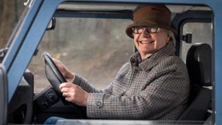Vera's Land Rover from detective show goes on display - BBC News