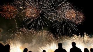 How do fireworks work? - BBC Newsround