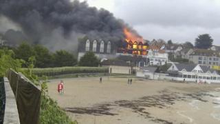 Fire destroys Best Western Hotel in Falmouth - BBC News