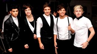 One Direction's Liam catches shark on US fishing trip - BBC Newsround