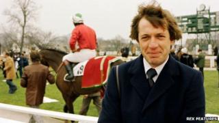 Shergar: The day the wonder horse was stolen - BBC News