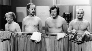 In Pictures: The career of Frank Thornton - BBC News