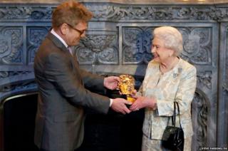 Day in pictures: 5 April 2013 - BBC News