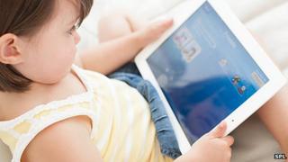 Does technology hinder or help toddlers' learning? - BBC News