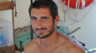 Man survives crocodile attack in Australia - BBC Newsround