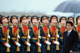 Day in pictures: 29 April 2013 - BBC News