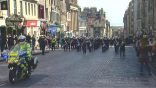 Warship crew parade along Royal Mile in Edinburgh - BBC News