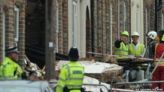 Newark house blast: DIY 'possible cause' of explosion - BBC News