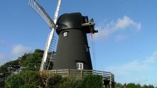 Bursledon Windmill wins £94k lottery grant - BBC News