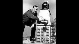 Dalek 'driving sessions' at Nettleham Junior School - BBC News
