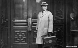 10 curious things about the royal birth - BBC News