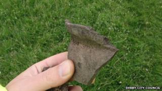 Derby dig unearths possible Roman settlement - BBC News