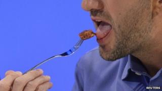 What does a stem cell burger taste like? - BBC News